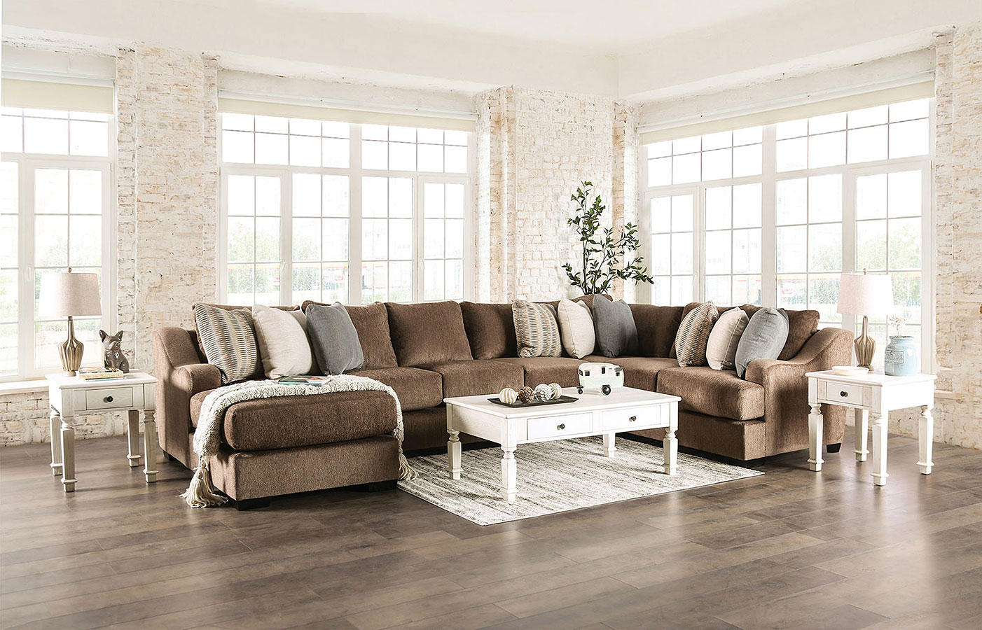 Furniture of America Farringdon Sectional in Brown